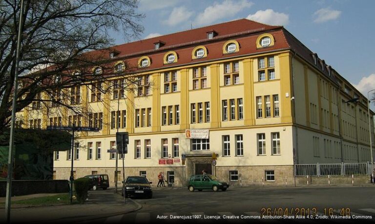 I Liceum Ogólnokształcące im. Władysława Broniewskiego w Bolesławcu ... I Liceum Ogólnokształcące im. Władysława Broniewskiego w Bolesławcu ...